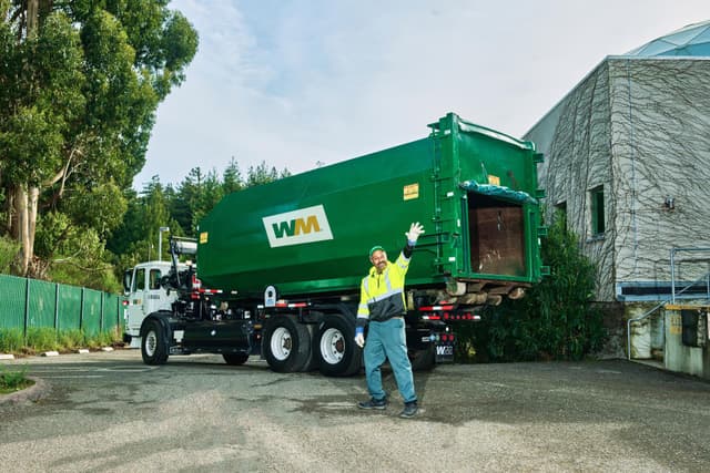 Business Waste Compactors | WM Canada